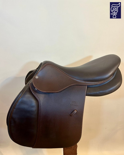 2021 Devoucoux Biarritz S 18" | J S Equine