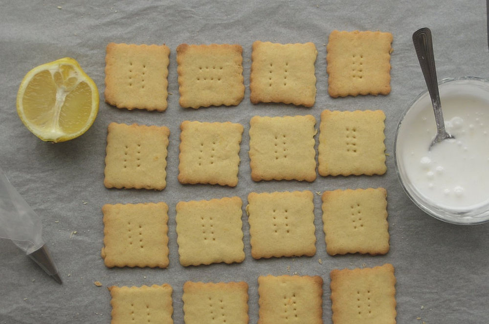 Lemon Drizzle Biscuits