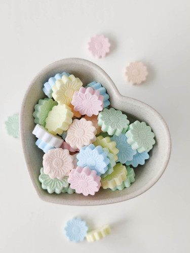 Pastel Daisy Flowers, Sprinkles Candy Shapes 60g | PICNARTsugar Pty Ltd