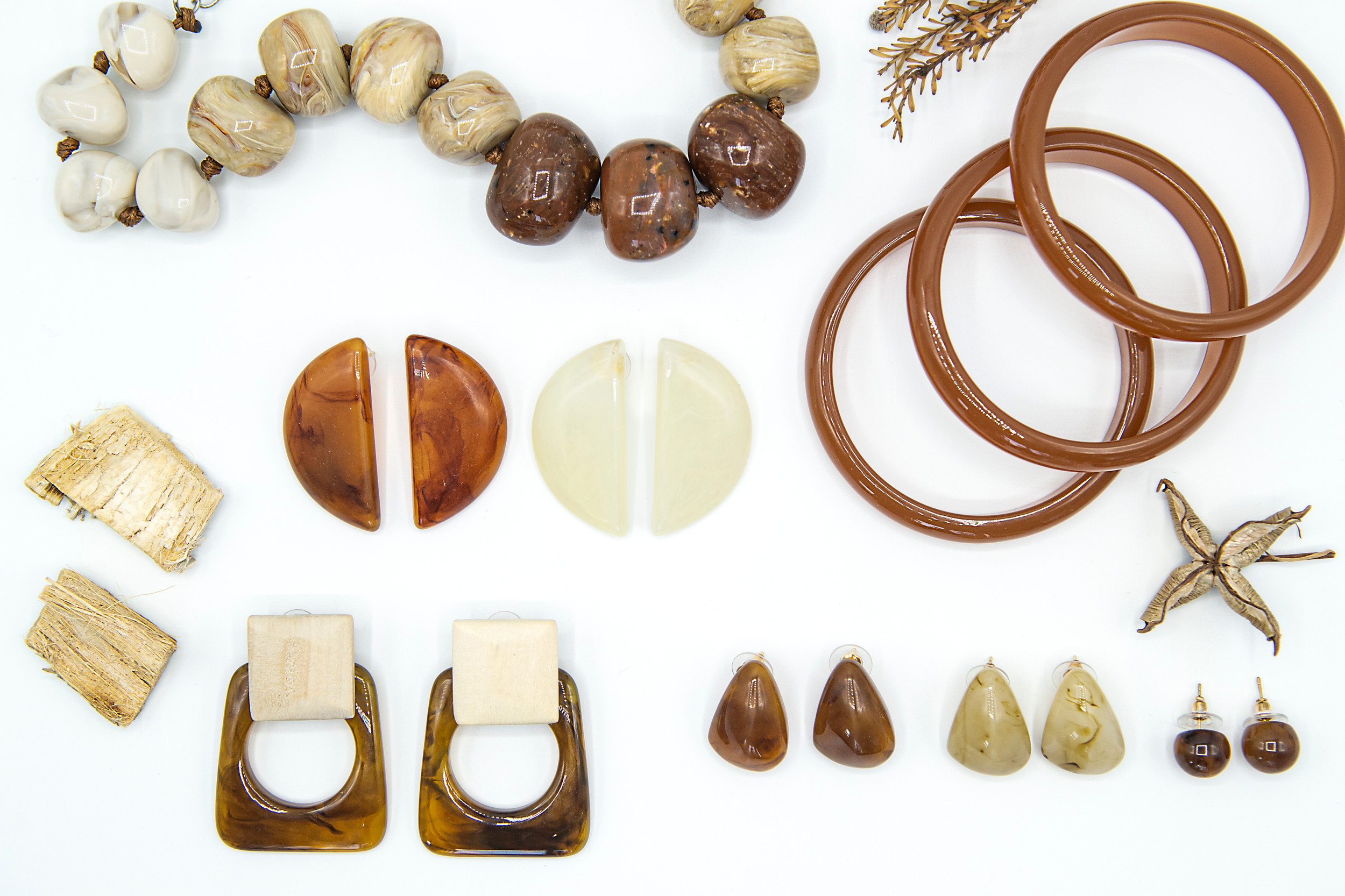 A brief story of resin in jewellery