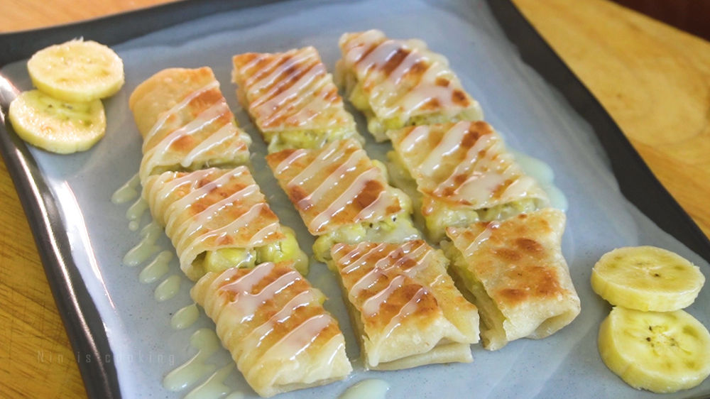 Roti Gluay - Banana Pancakes