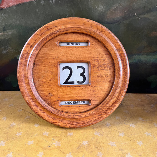 Oak Perpetual Calendar | Briggs & Oliver
