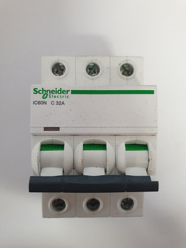 Schneider Circuit Breaker - iC60N C 32A | OE Parts