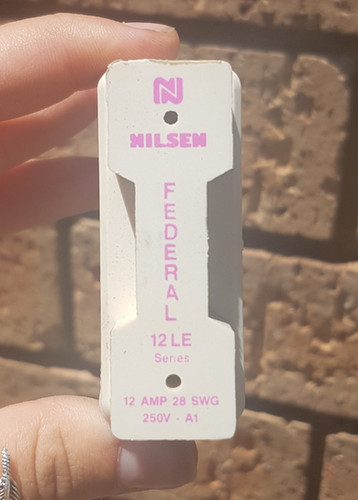 Ceramic Porcelain Fuse Block Nilsen Federal Series - 12LE 250V | OE Parts