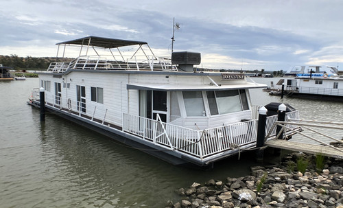 IRRESISTIBLE | Mannum Anchorage