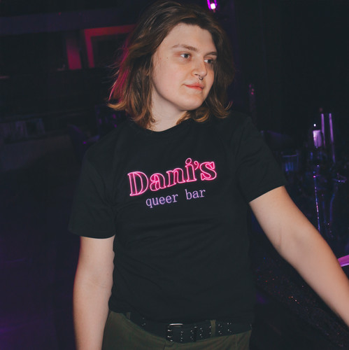 T-Shirt - Neon Sign | Dani’s Queer Bar