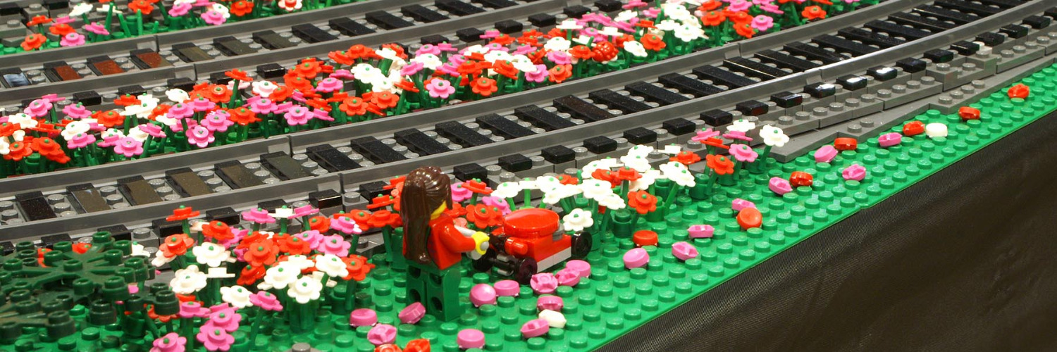 BrickTracks | LEGO-compatible train track