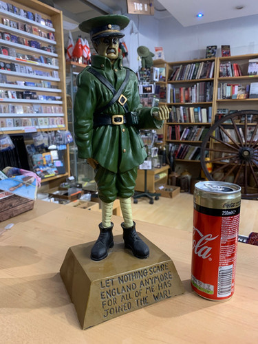 Character statuette by Peter Mook 1998 | Salient Tours