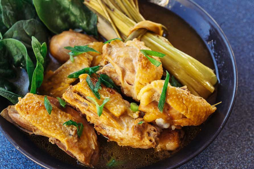 Lutung Salè Manuk (Lemongrass Chicken Soup)