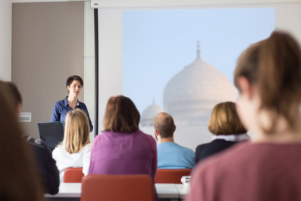 Effective Public Speaking: How to Give Presentations with Confidence