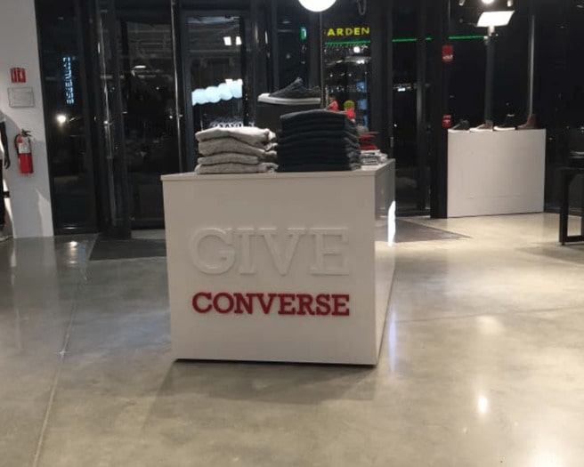 M&E Retail | Custom Retail Cash Wraps