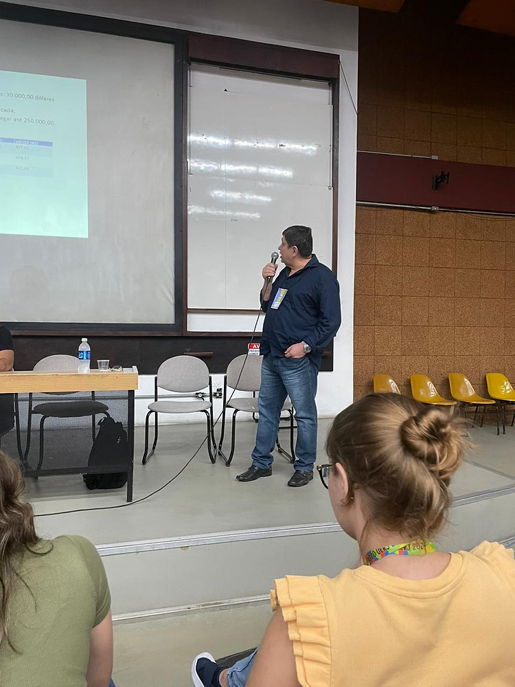 Professor Enrique palestra no Rio de Janeiro