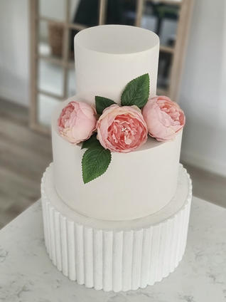 Cakes Unreal Cake Hire