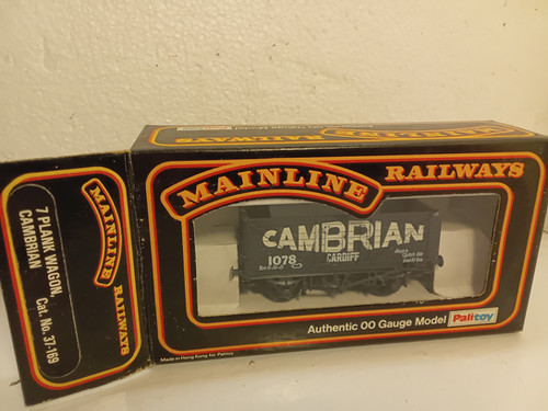 00 Mainline 37169 - 7 plank wagon Cambrian, Cardiff | Model Railway Trader