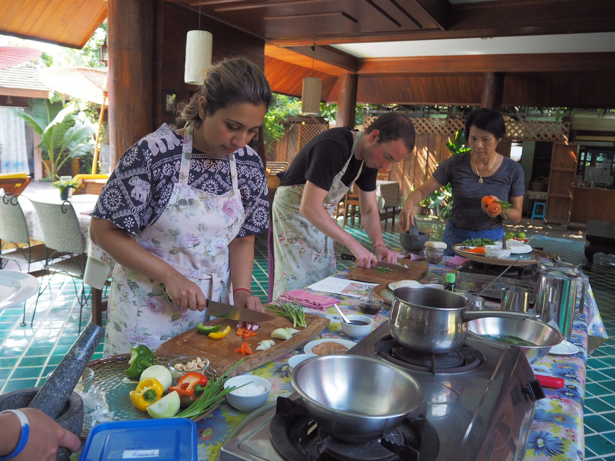 Ruen Come In Cooking Class | Mr. Spencer Hall