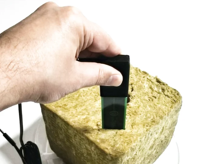 Interfacing Rockwool Moisture Sensor with Arduino (Part 1): Hardware Design