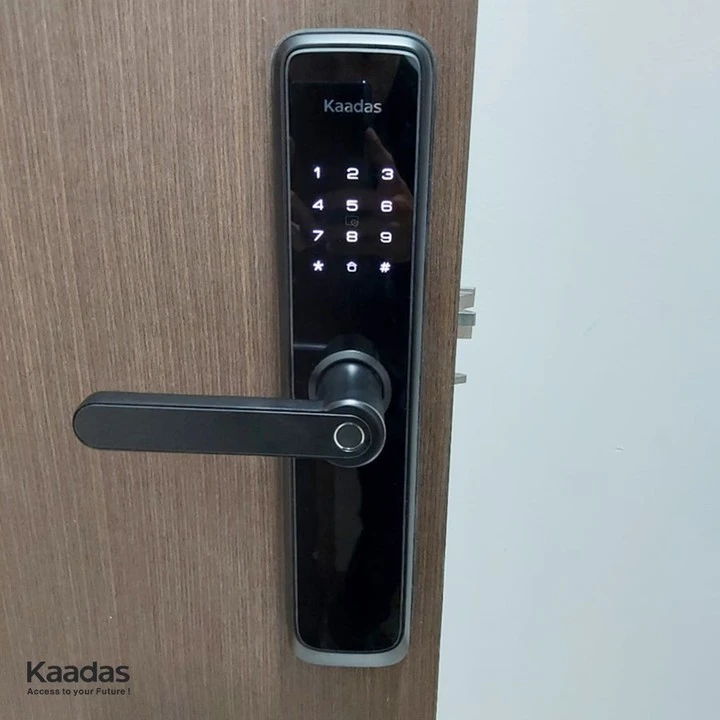 KAADAS L7-5 BLACK LEVER SMART LOCK | Dober Smart Lock