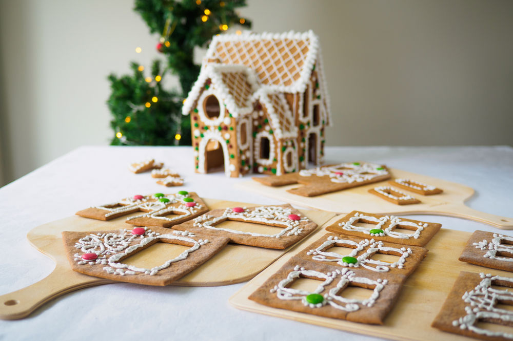 Pro-tip for making an aligned and straight Gingerbread House