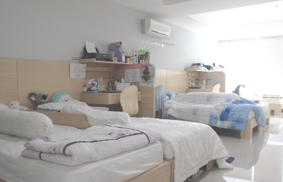 Home || UPH College || SMA Berasrama di Tangerang