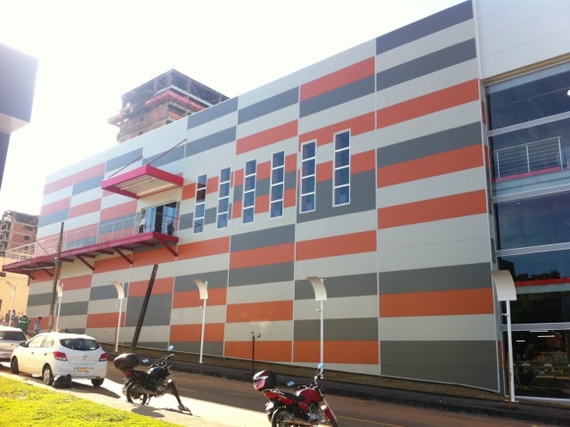 Painéis Isotérmicos EPS / PUR / PIR - TOP COOLER