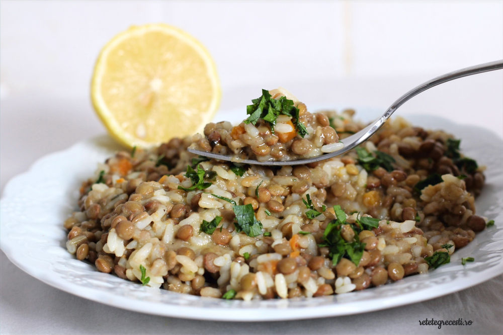 Mancare de linte cu orez - reteta video I Retete Grecesti