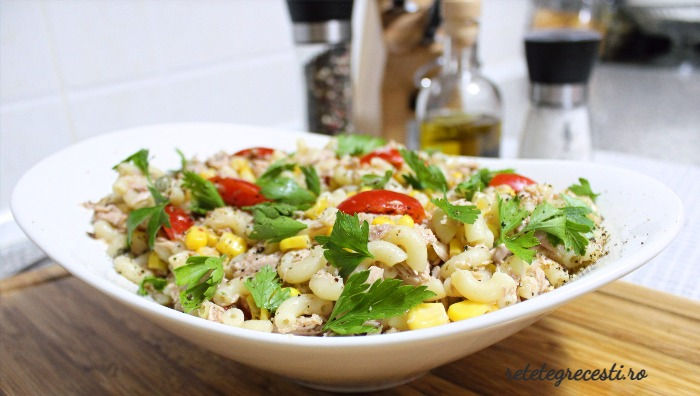 Paste fainoase cu ton porumb si rosii cherry | Retete grecesti