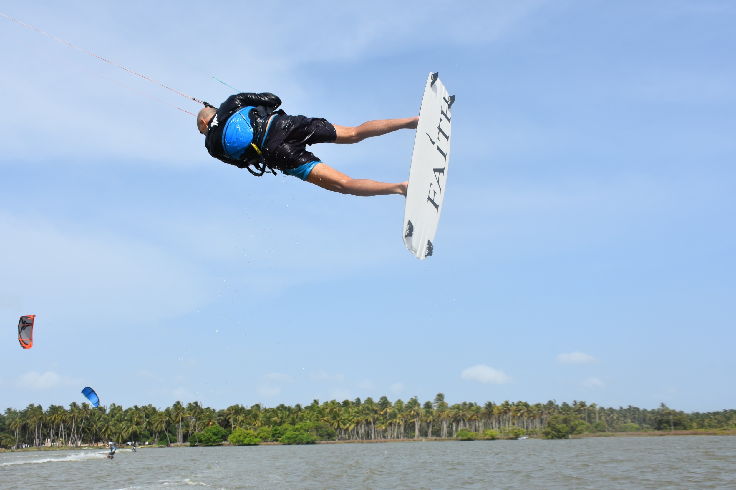 The birthplace of KITESURFING in SRI LANKA | Kiteschool & Rentals