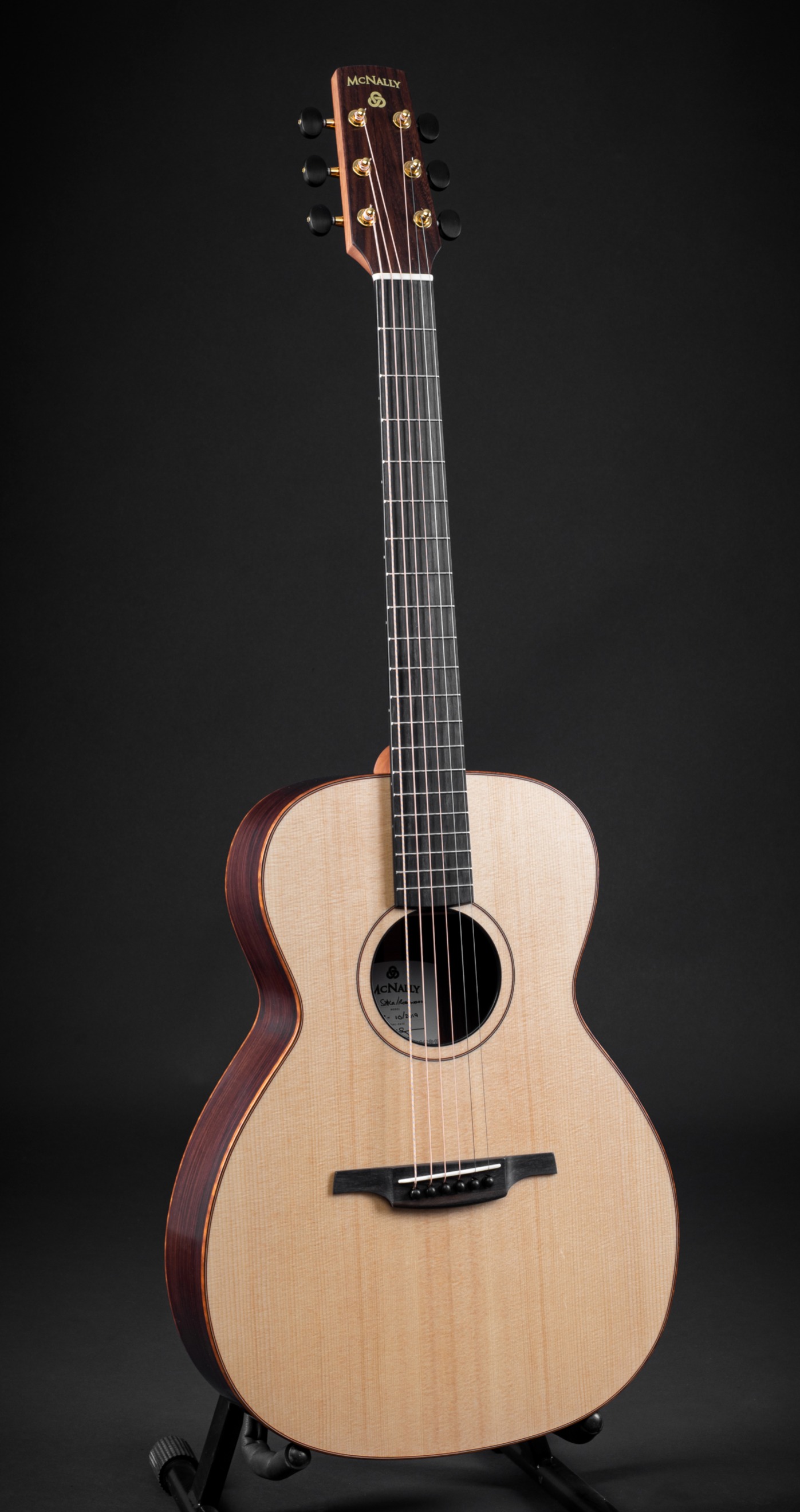 HOME | McNally Guitars - Ciaran McNally Luthier