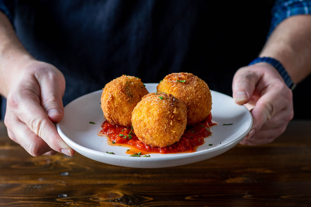Arancini (Stuffed Fried Rice Balls)
