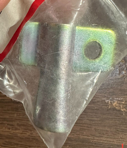 LEVER LOCK BRACKET ATC250ES 77106-958-000 R2337 | DrATV Inc.