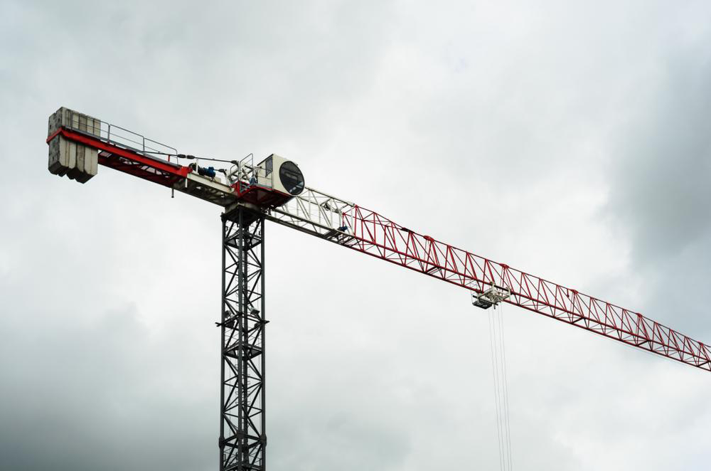 How Does Wind Affect Tower Cranes?