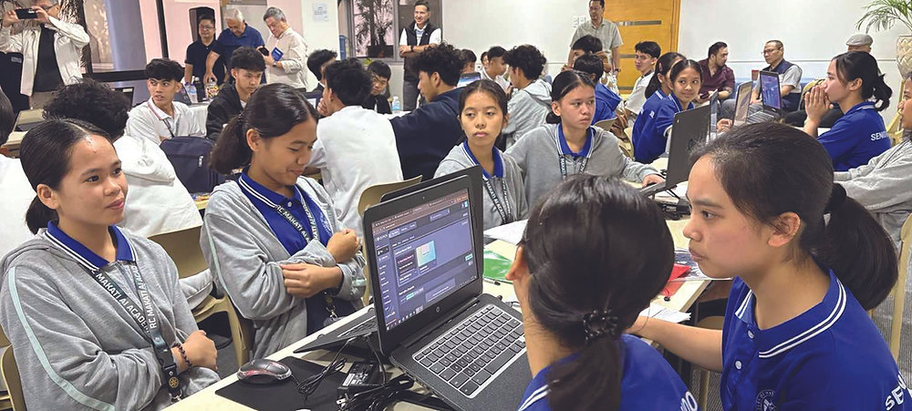RC Makati AI Academy Students Pitch Community Solutions