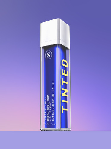 Super Vitamins Broad-Spectrum + Blue Light Sunscreen SPF50+ PA ...
