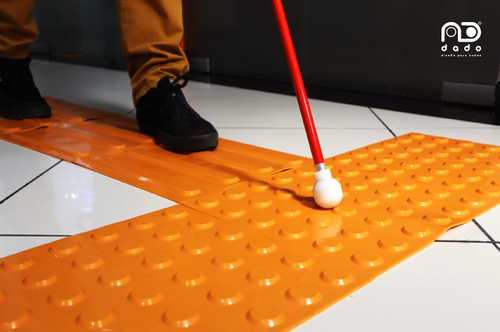 Pisos podotáctiles | Dado dpt