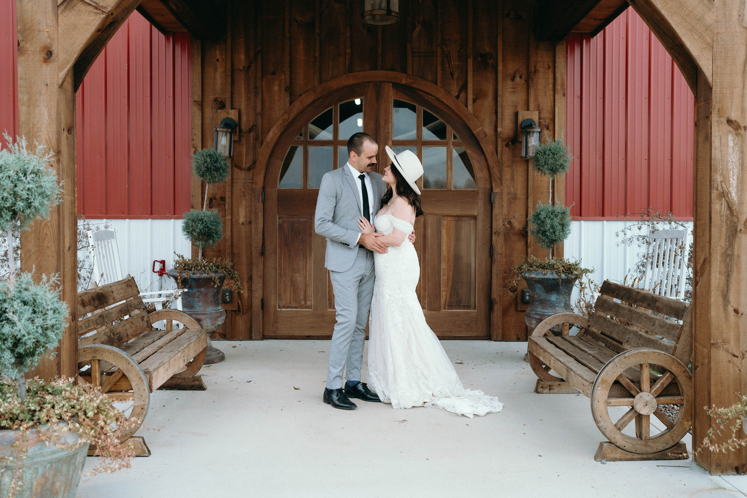 The Barn - RusticBarnWeddingVenues | Bell Bottom Ranch