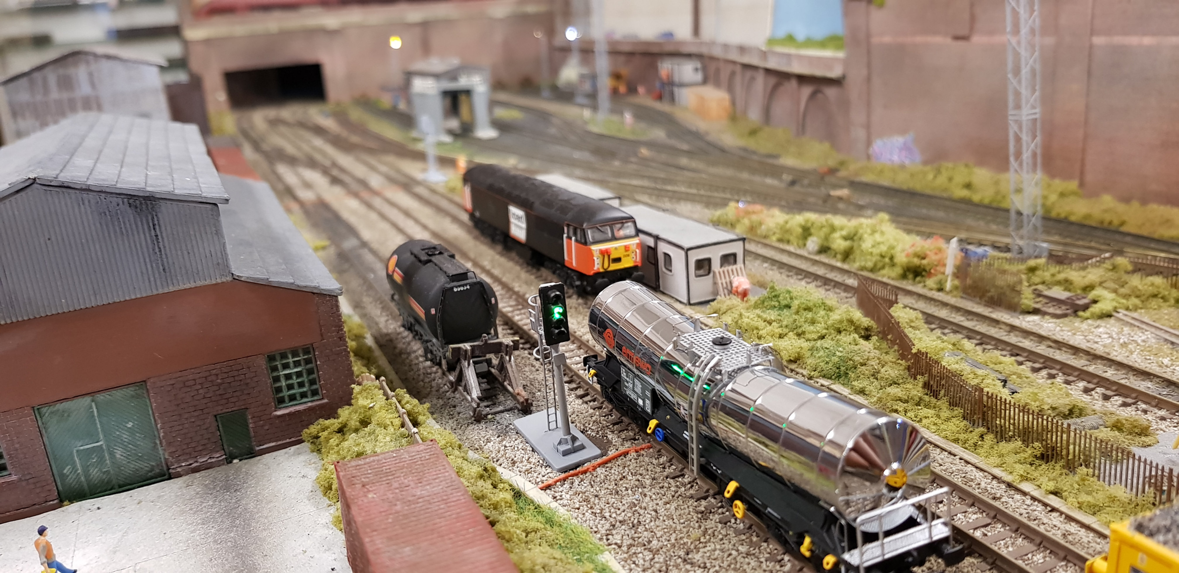 N Gauge 4 Aspect Signal with Safety Cage | CR Signals