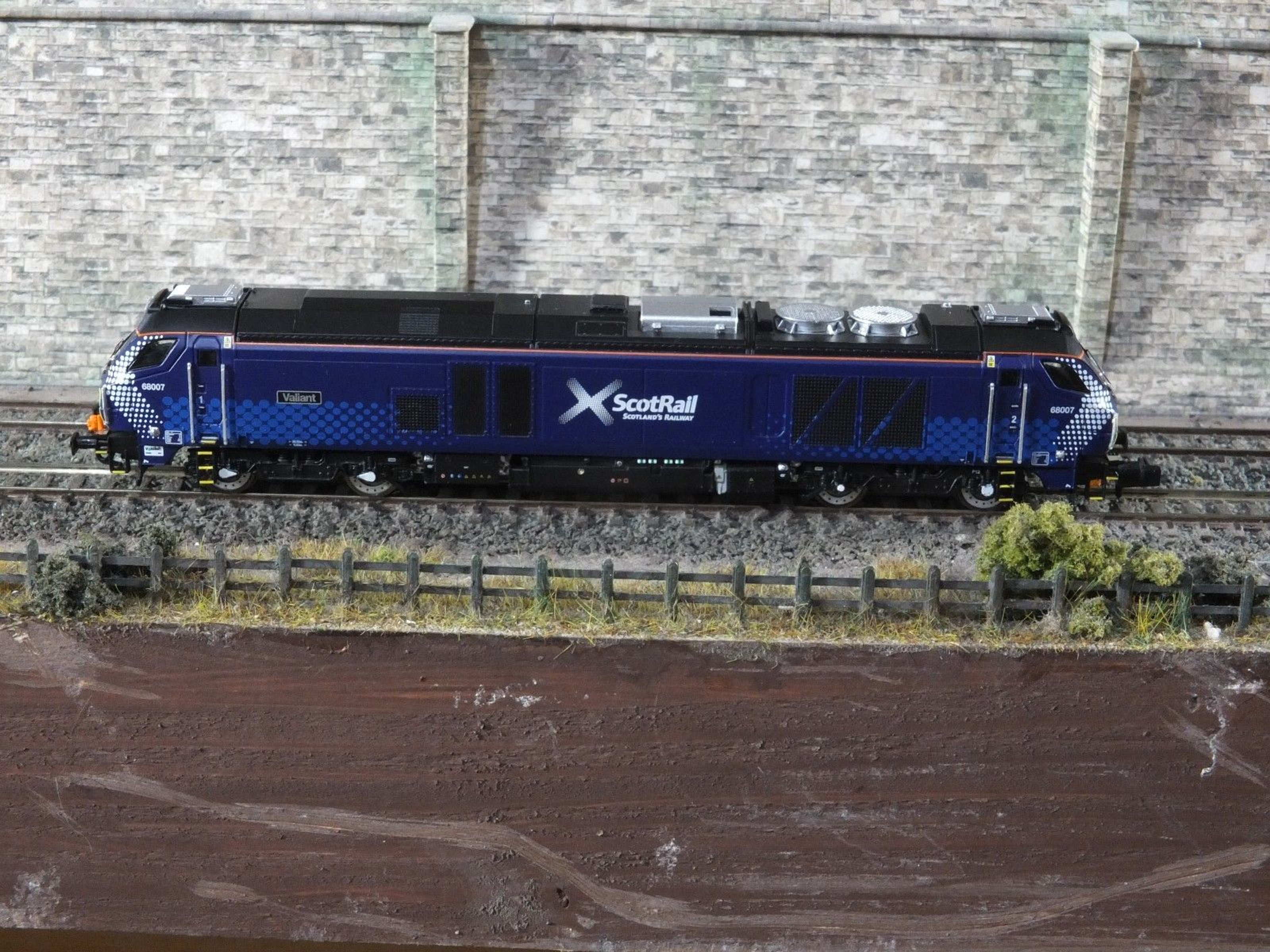 Dapol 2D-022-007 Class 68 68001 "Evolution" in DRS livery | CR Signals