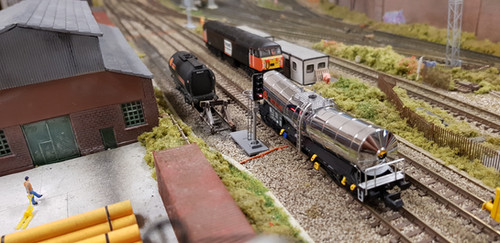 N Gauge 4 Aspect Signal with Safety Ring | CR Signals