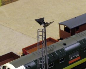 OO Gauge Modern Double Yellow Yard Light | CR Signals