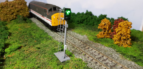 OO Gauge 3 Aspect Home Signal with Safety Cage | CR Signals