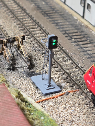 N Gauge 2 Aspect Home Signal with Safety Ring | CR Signals