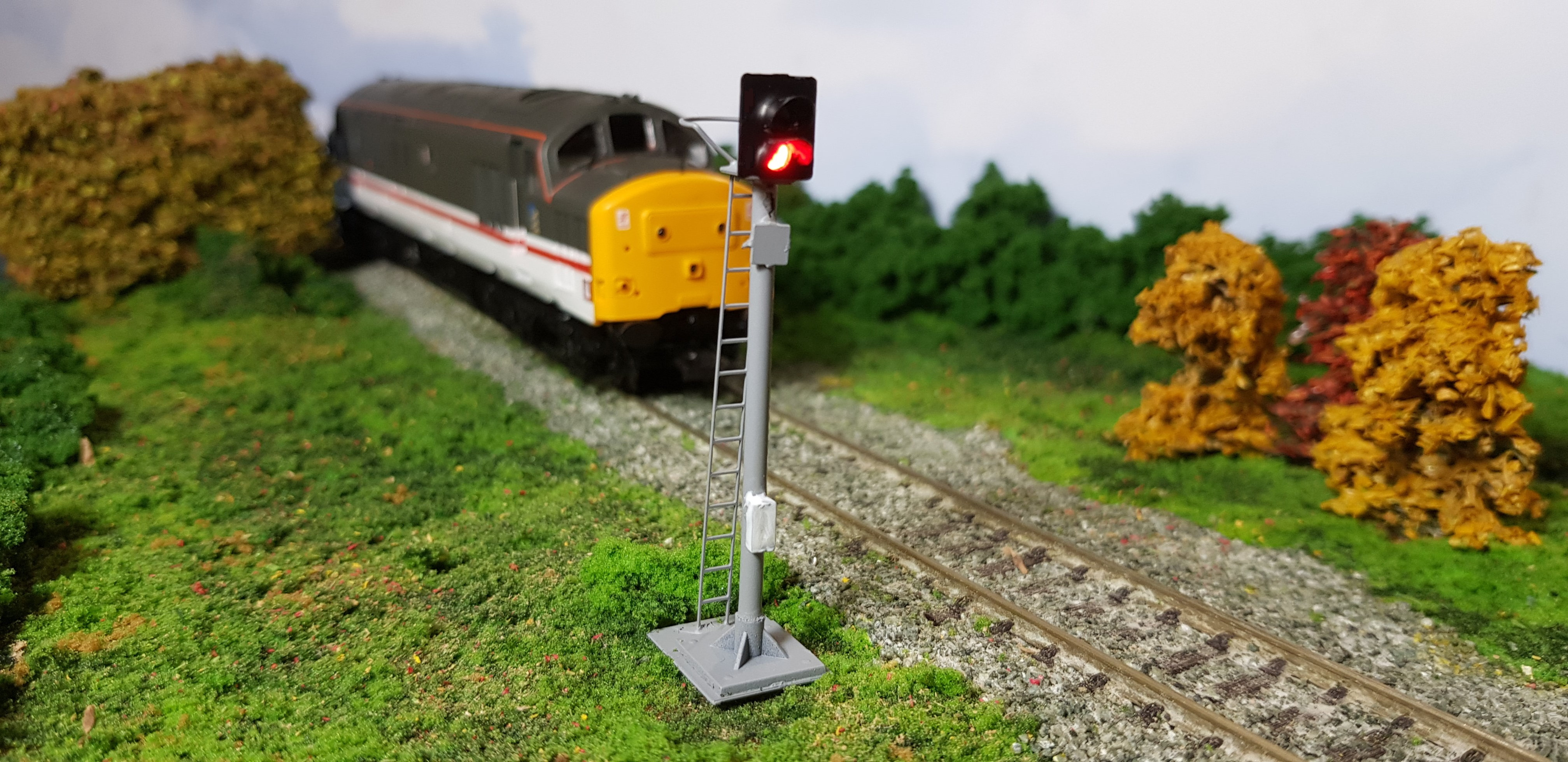 OO Gauge 2 Aspect Home Signal with Safety Ring | CR Signals