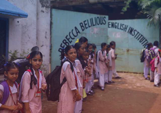 Educating Children in The Slums of Howrah, Samaritan Help Mission