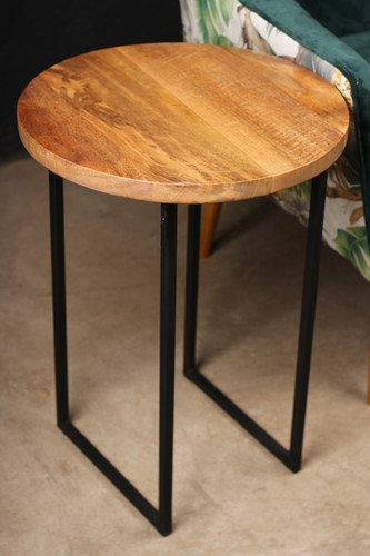 U Side Table | Tira Studio