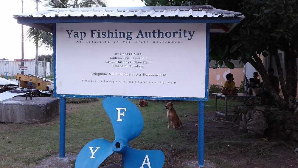 Fishing vessel runs aground on reef in Yap