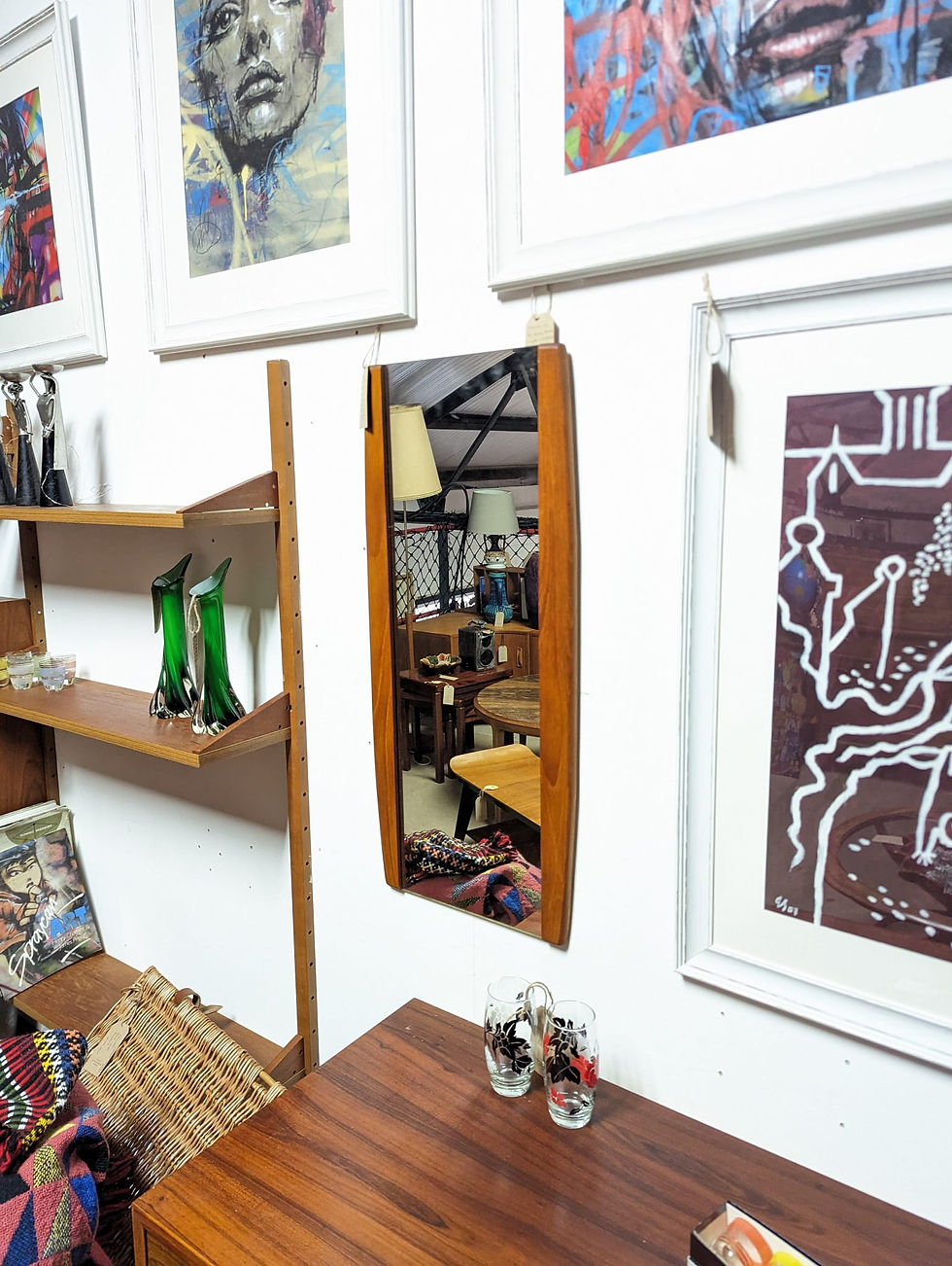 Mid Century and Vintage Furniture Shop Vintique London
