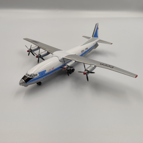 Aircraft Model Antonov An-10 Aeroflot CCCP-11169 Scale 1:200 | NAUport