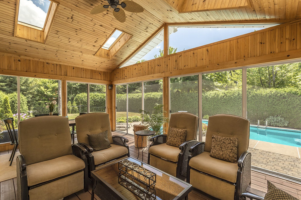 Discover the Different Kinds of Deck Enclosure