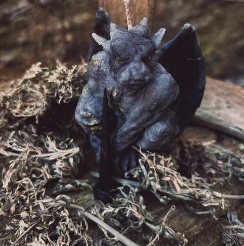 Warden of the gates ★ Gargoyle protection ward ★ candle & coffin nail ...