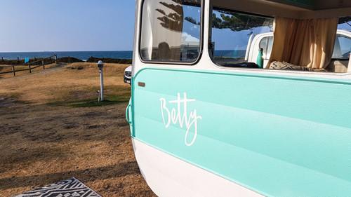 CARAVAN NAME | OUTDOOR DECAL | Vinyl Junkies NZ